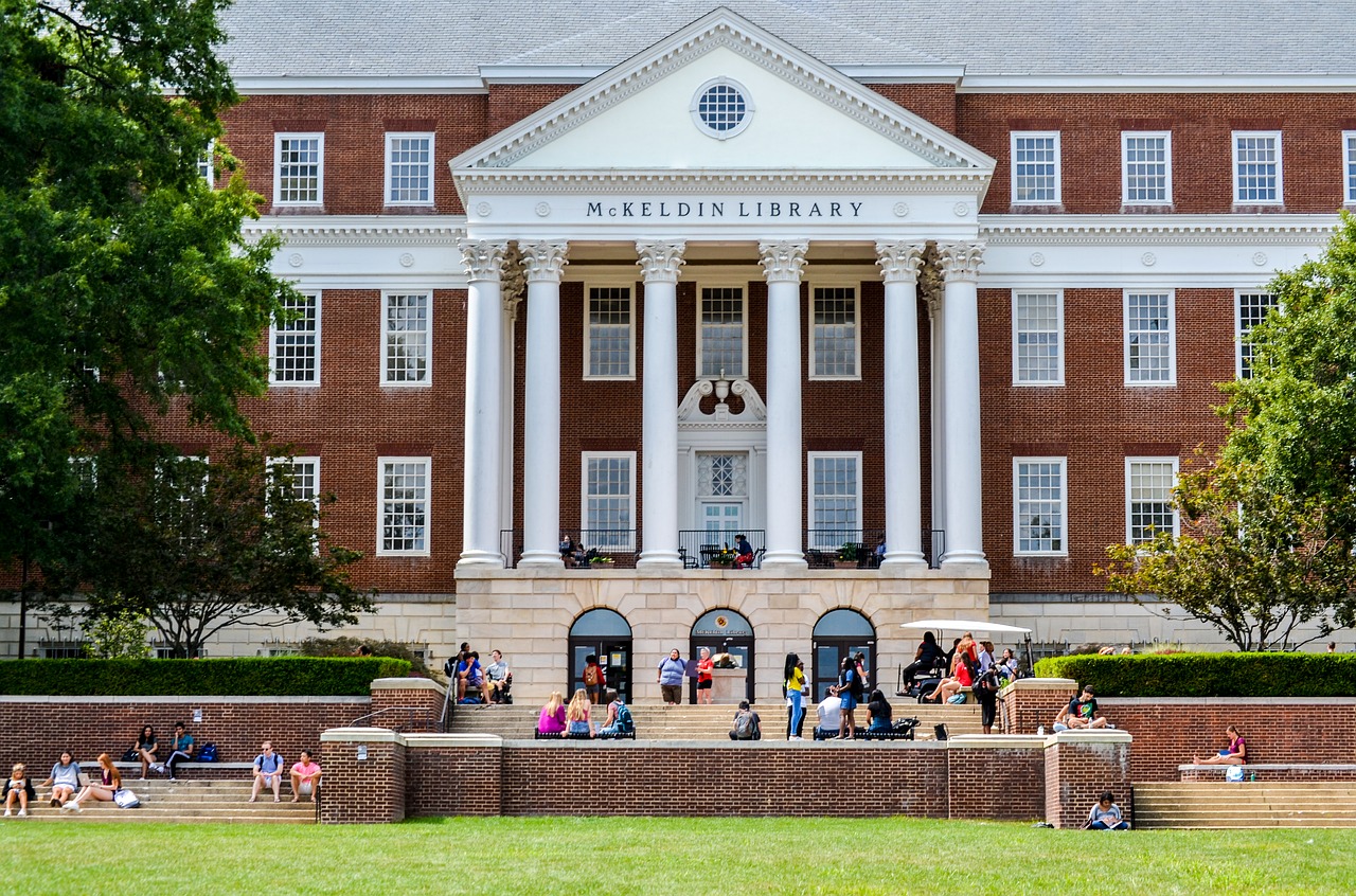 Most Accurate ’90s Campus Movie: Big Changes